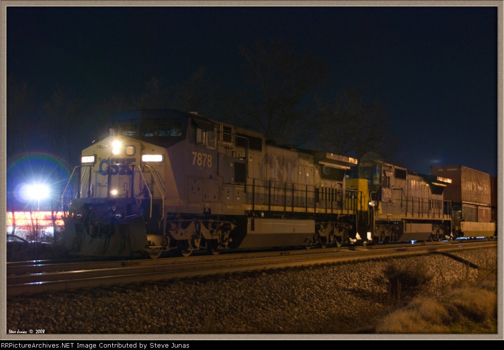 CSX 7878,7626 Q237 sit in the Morgantown siding southbound